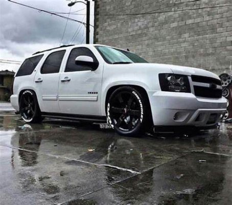 Does anyone have a 3rd gen Tahoe with white lettered tires? | Chevy ...